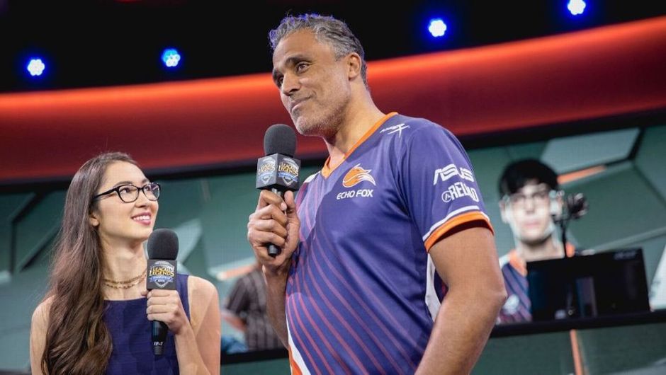 Rick Fox finally reached Bronze in League of Legends